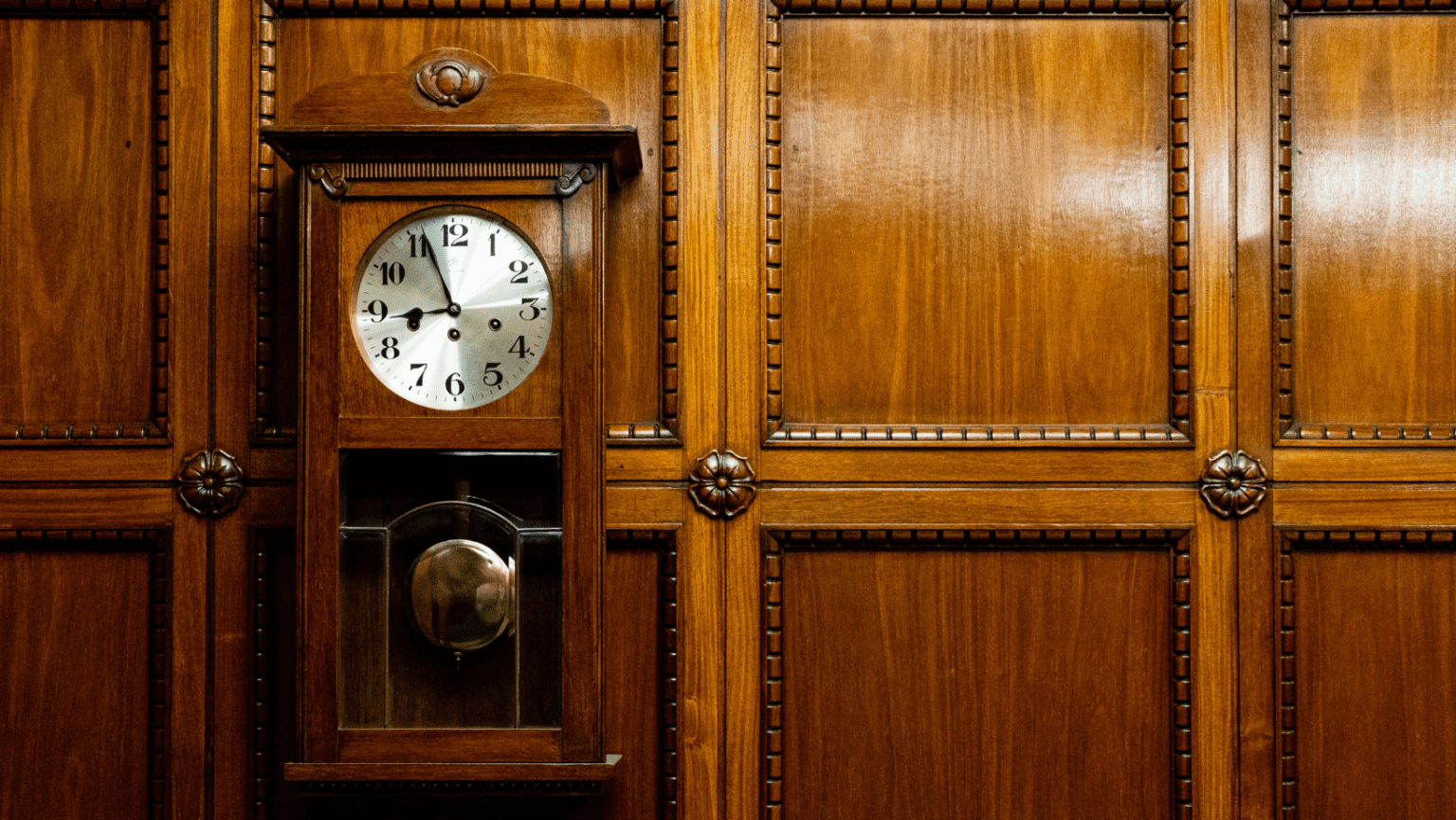 Features and Variations in a 1700-1730 Grandfather Clock and how to ...