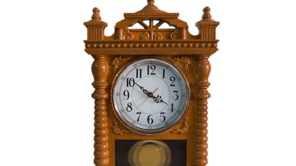 Wood lacquering: the secret of Luxury Grandfather Clocks