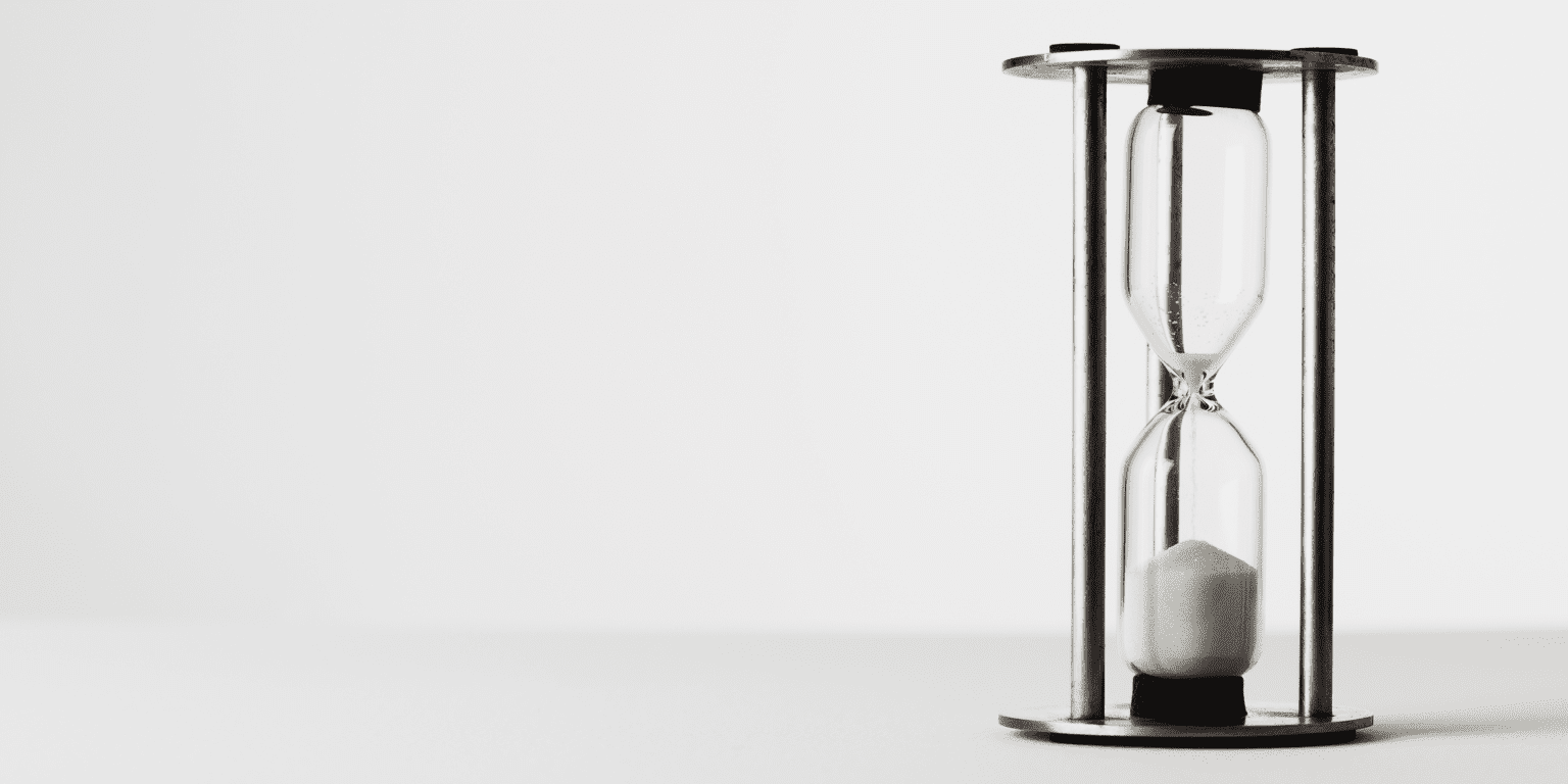 KITCHEN TOOLS: A OLD-FASHIONED EGG TIMER